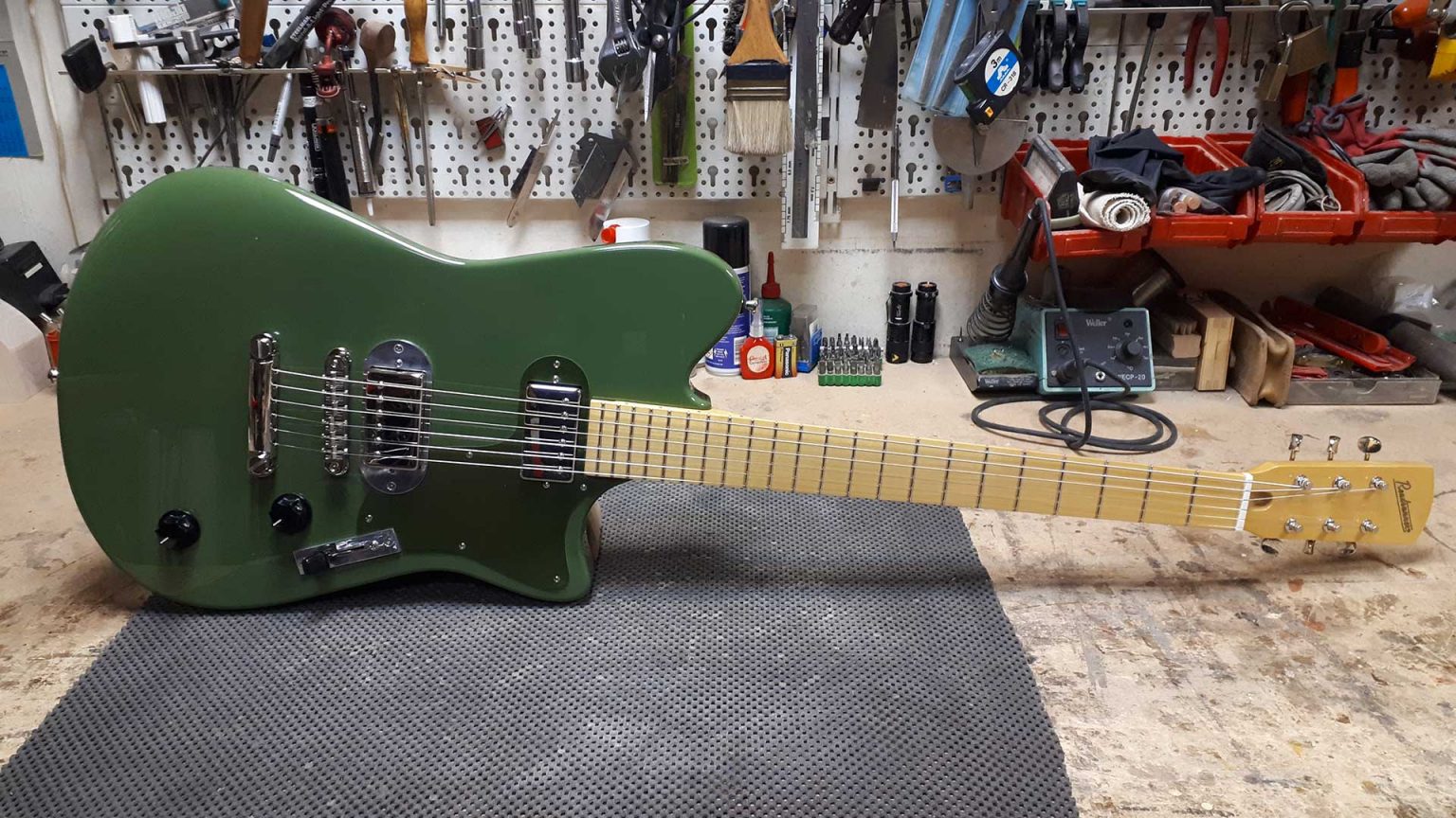 Roadrunner Guitars Contour – Roadrunner Guitars